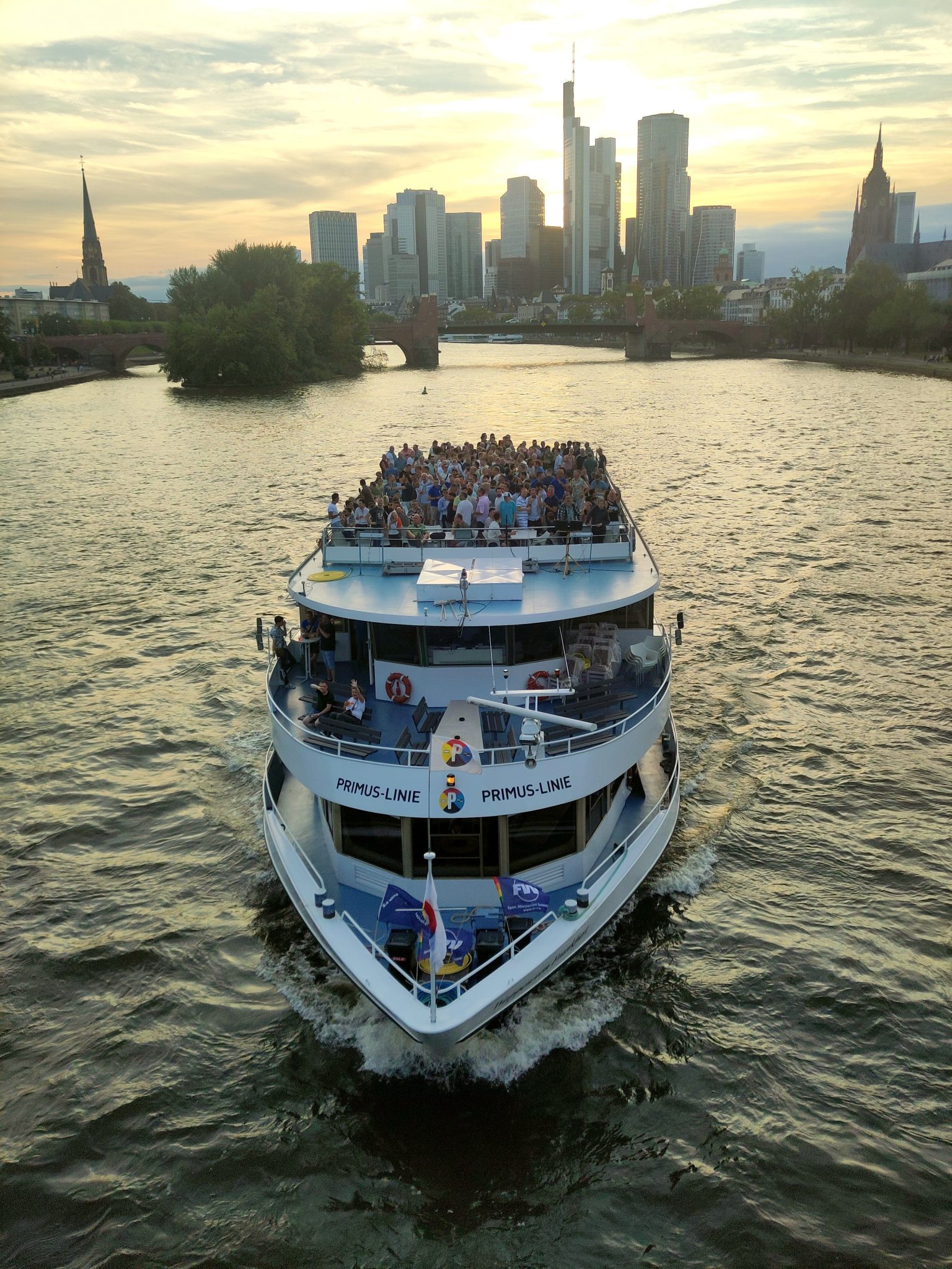 Presale for the boat party starts on July 17 – FVV – Frankfurter ...
